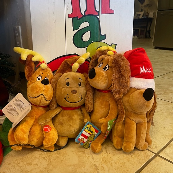Dr. Seuss | Toys | The Grinch Max Plushies Collection Bundle | Poshmark